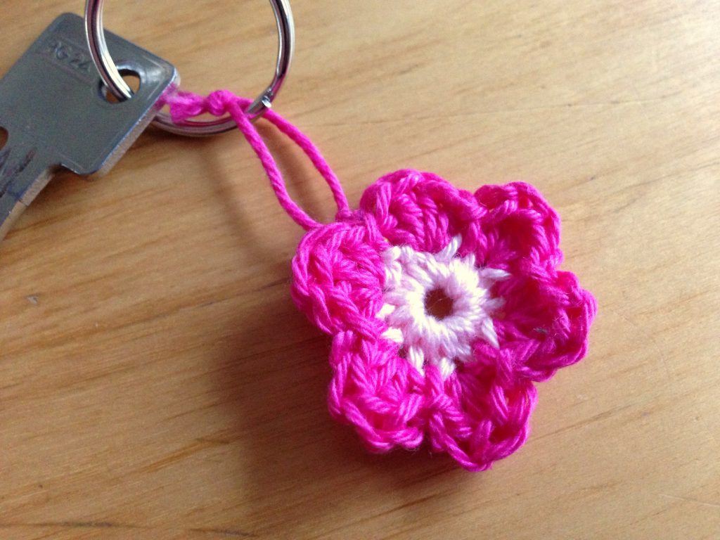 Einfache Blümchen häkeln ⋆ Puderzuckerpunk